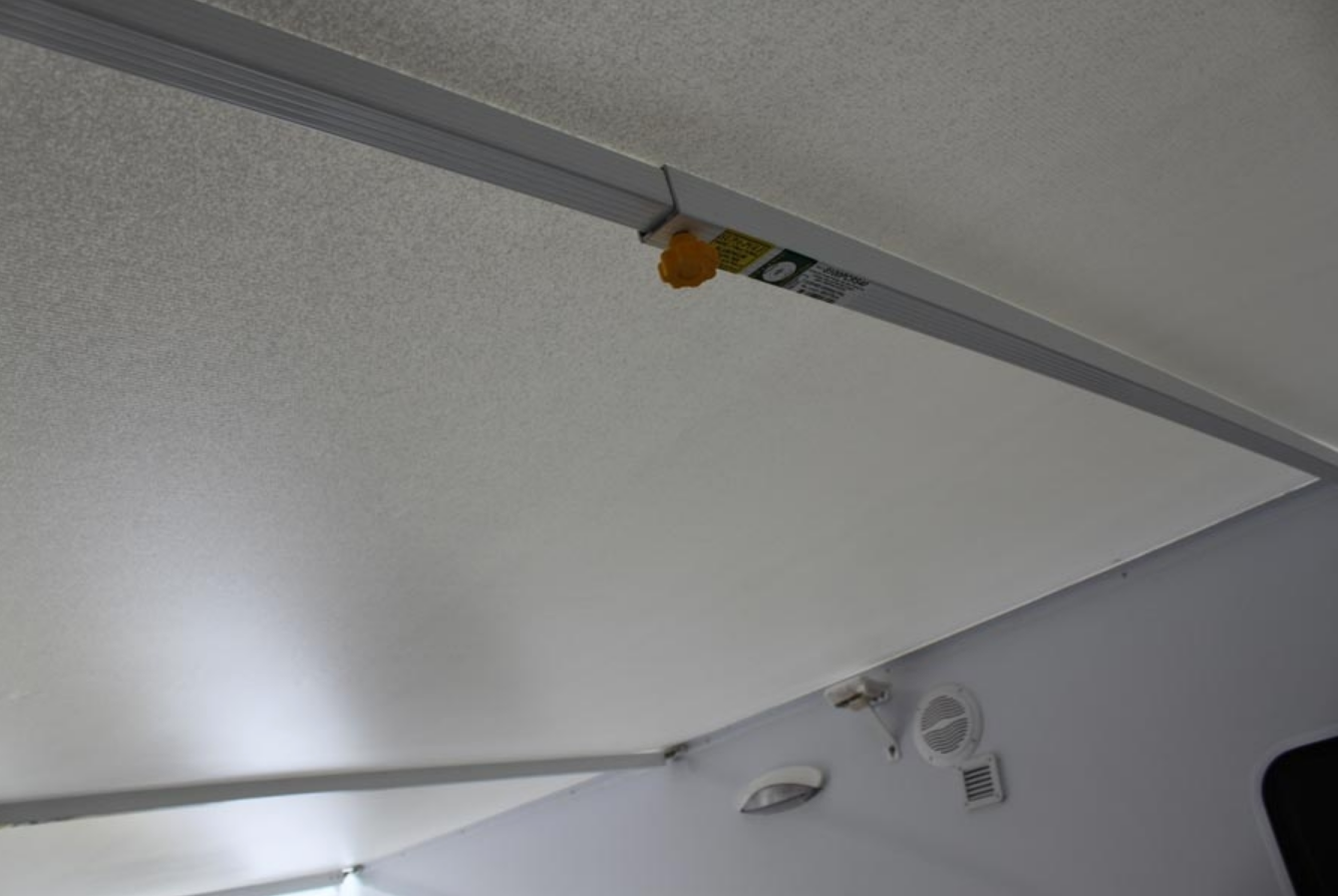 SALE CURVED ROOF RAFTER - WHITE - 40mm (275cm Open) – Supa Peg Australia